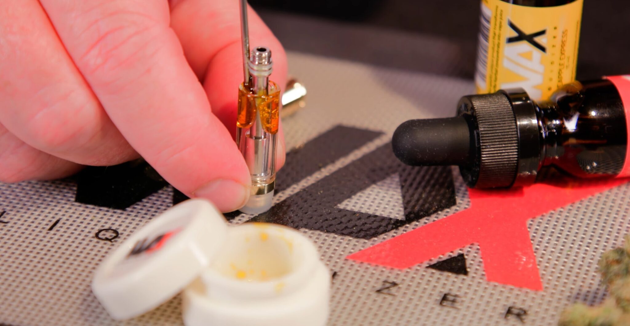 How To Open The Bottom Of A Vape? Everything You Need To Know - Soupwire